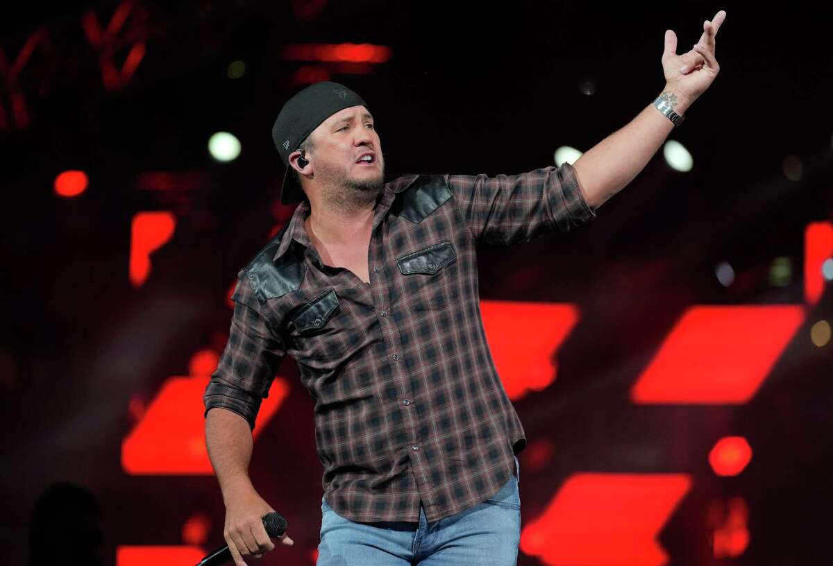 Luke Bryan at Houston Rodeo: Closing out with the biggest crowd of the