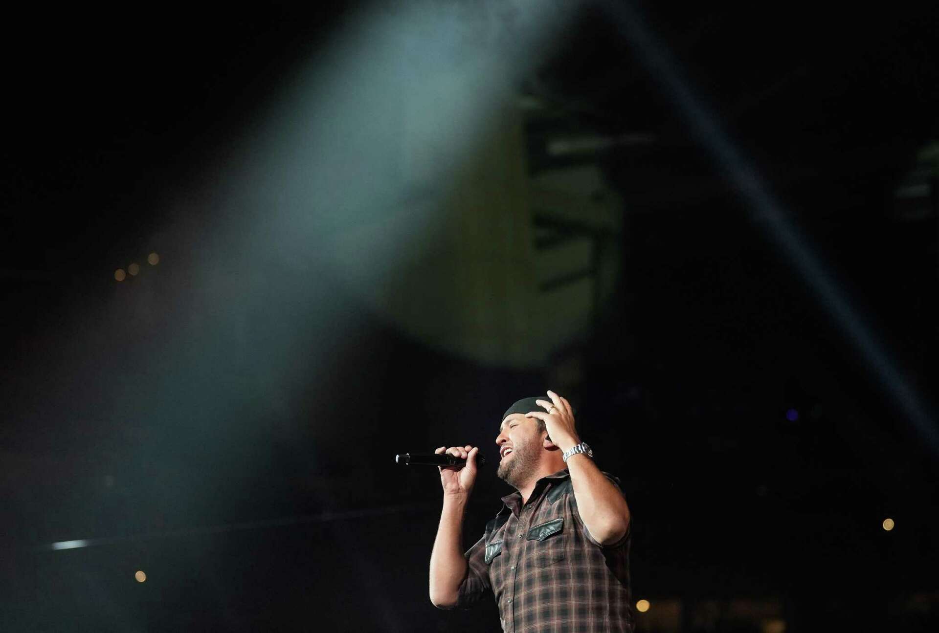 Luke Bryan at Houston Rodeo: Closing out with the biggest crowd of the