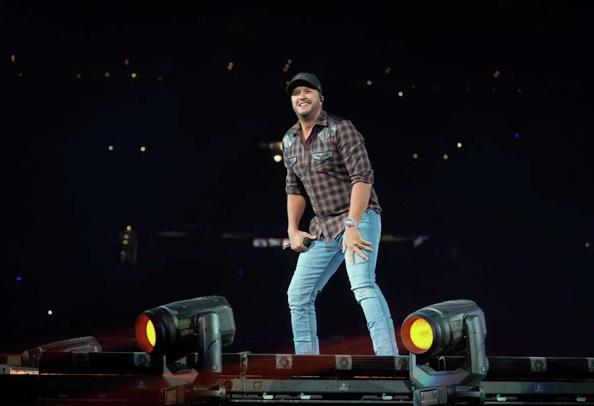 Luke Bryan at Houston Rodeo: Closing out with the biggest crowd of the