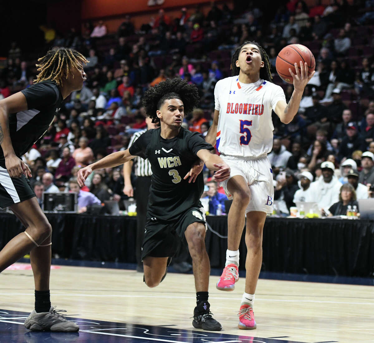 Williams' 21-point fourth quarter burst delivers WCA past Bloomfield i