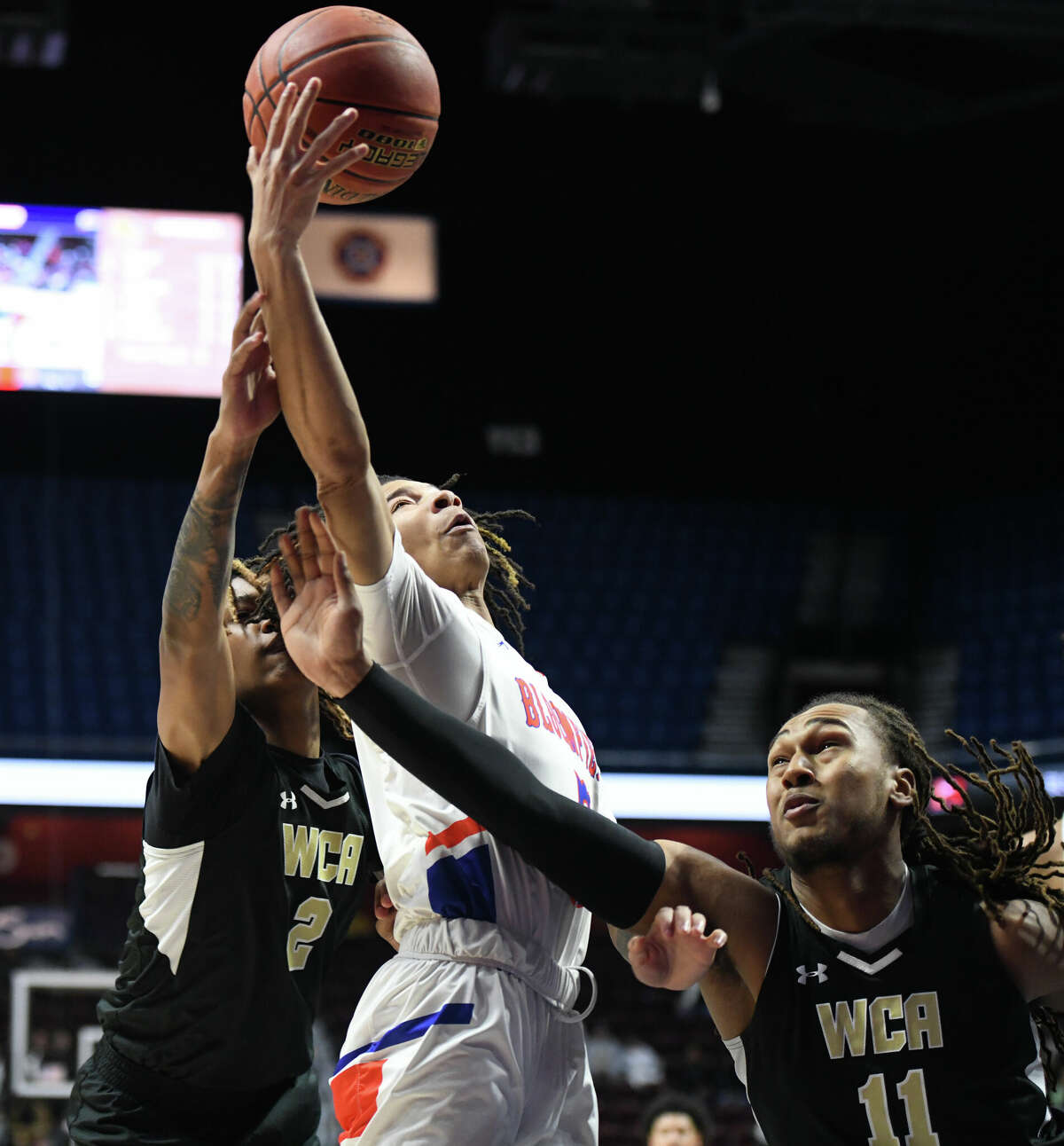 Williams' 21-point fourth quarter burst delivers WCA past Bloomfield i