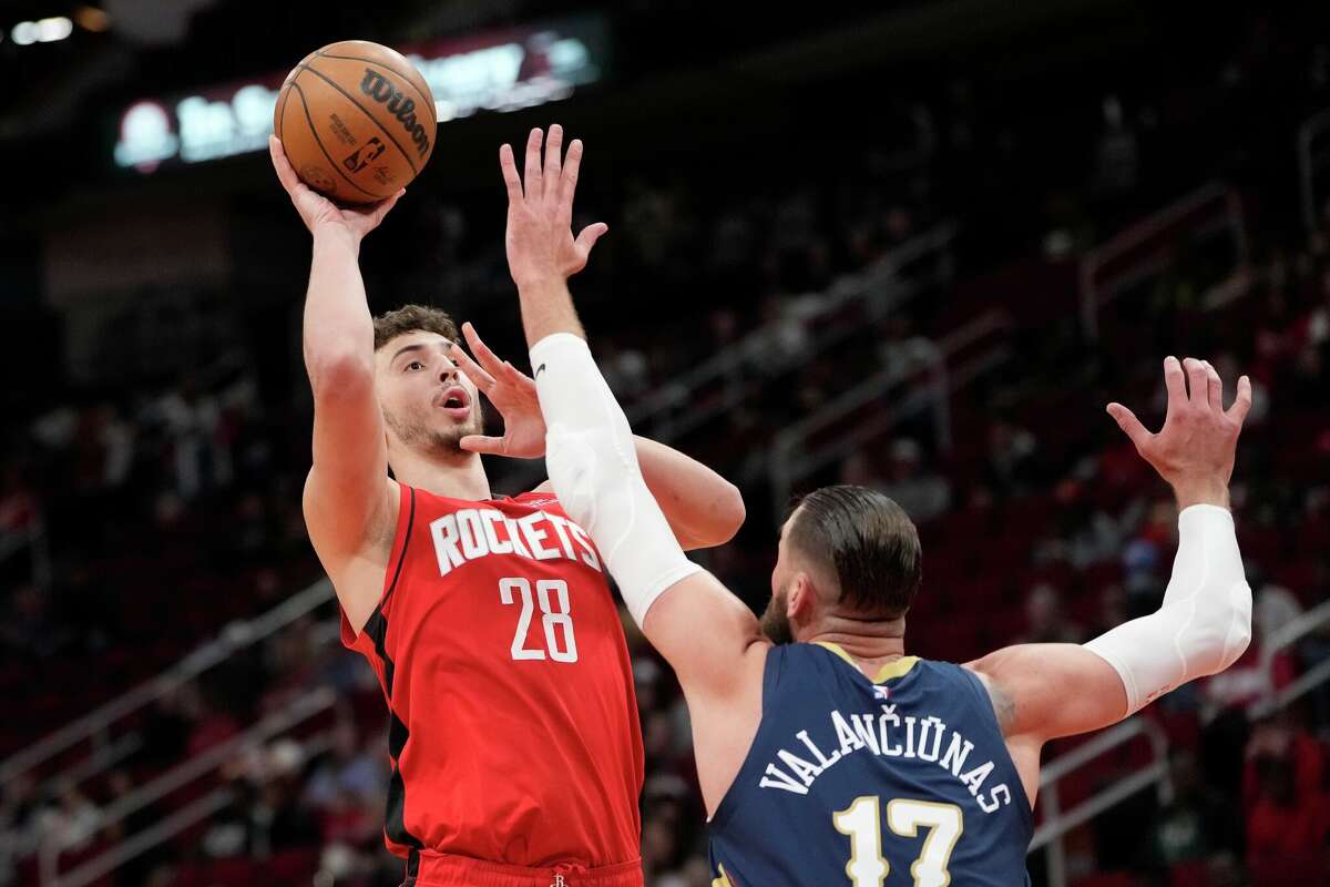 Houston Rockets fall to New Orleans Pelicans; winning streak ends