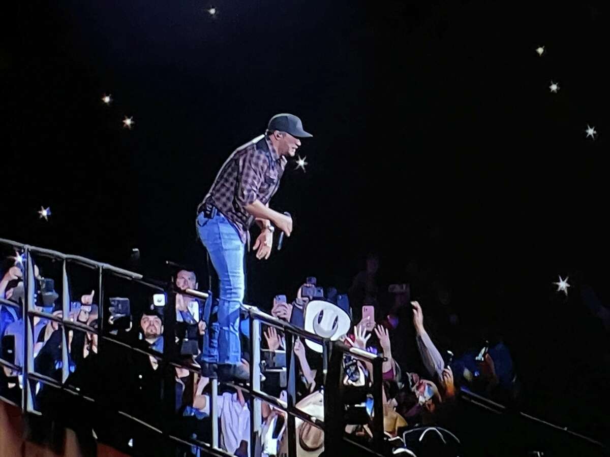 Luke Bryan at Houston Rodeo: Closing out with the biggest crowd of the