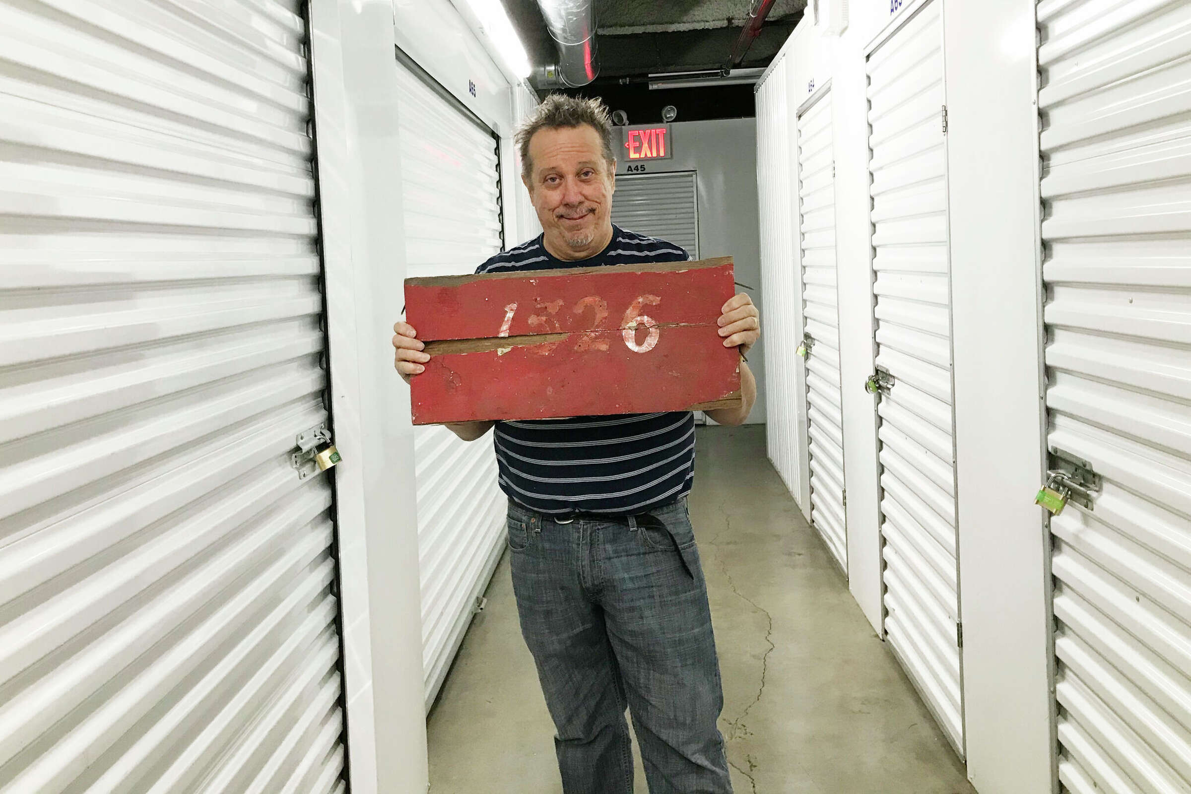 Did Jimi Hendrix actually live in SF's 'Hendrix Red House'?