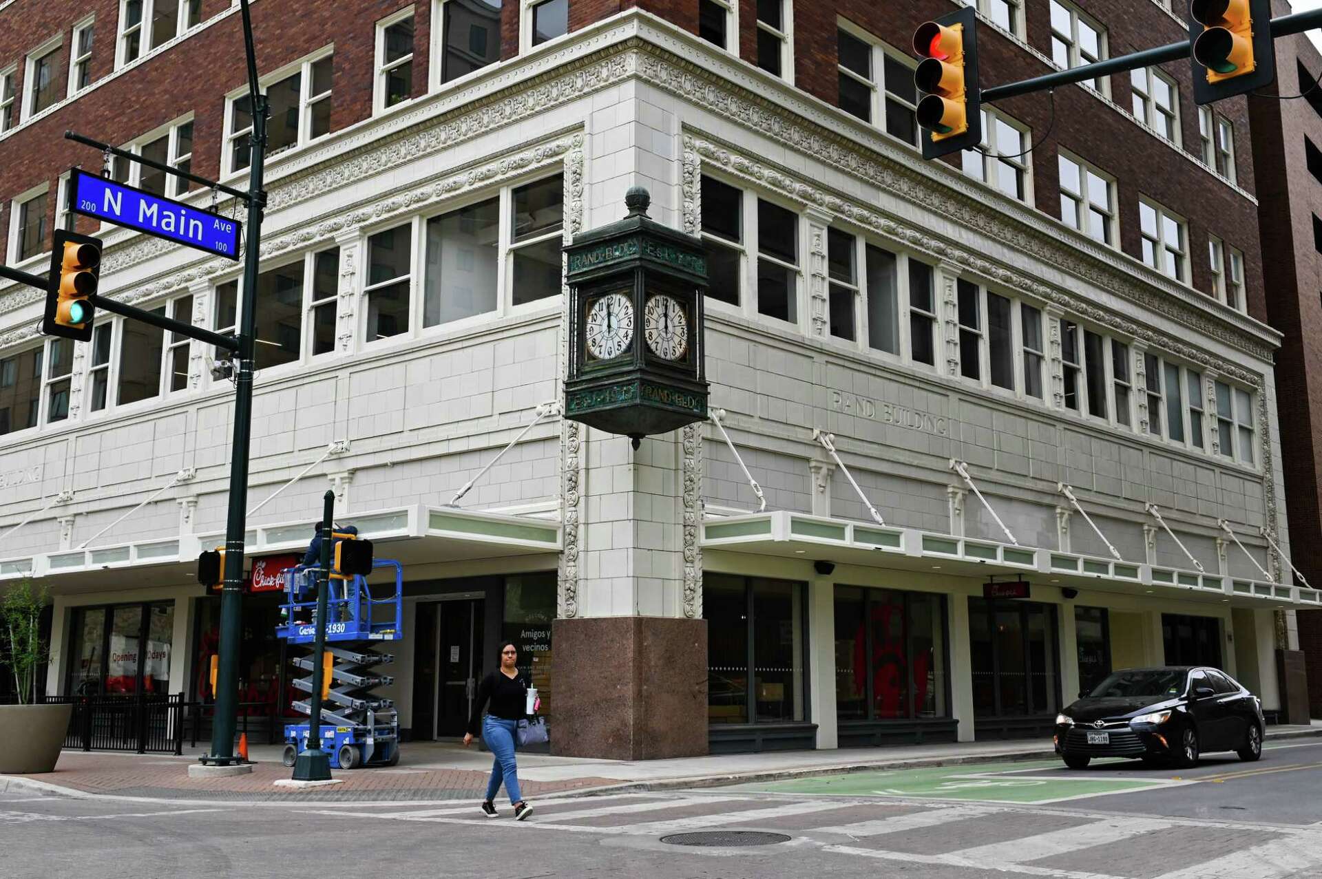 Historic clock restored to Rand Building in downtown San Antonio