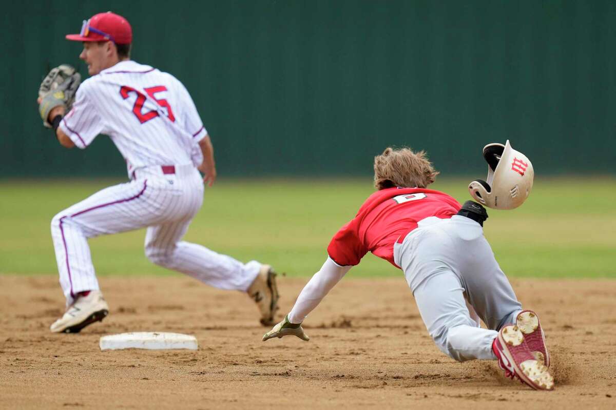 Roycraft heats up on cold day, pitches complete game for The Woodlands