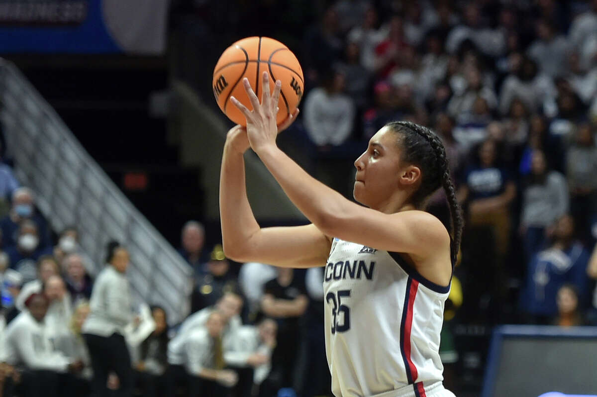 UConn women advance to 29th straight Sweet 16 in NCAA Tournament