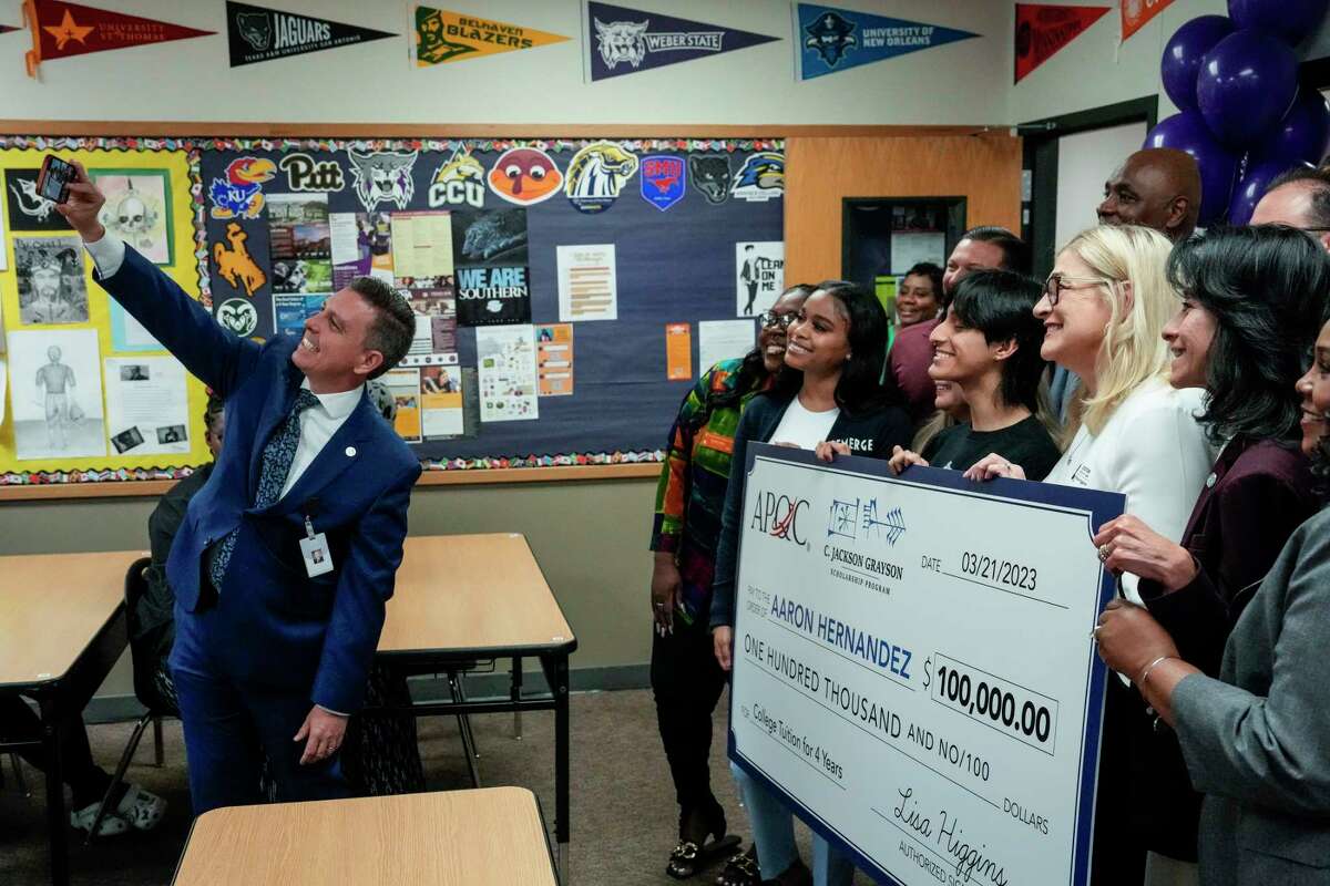 Spring ISD student surprised with $100,000 college scholarship