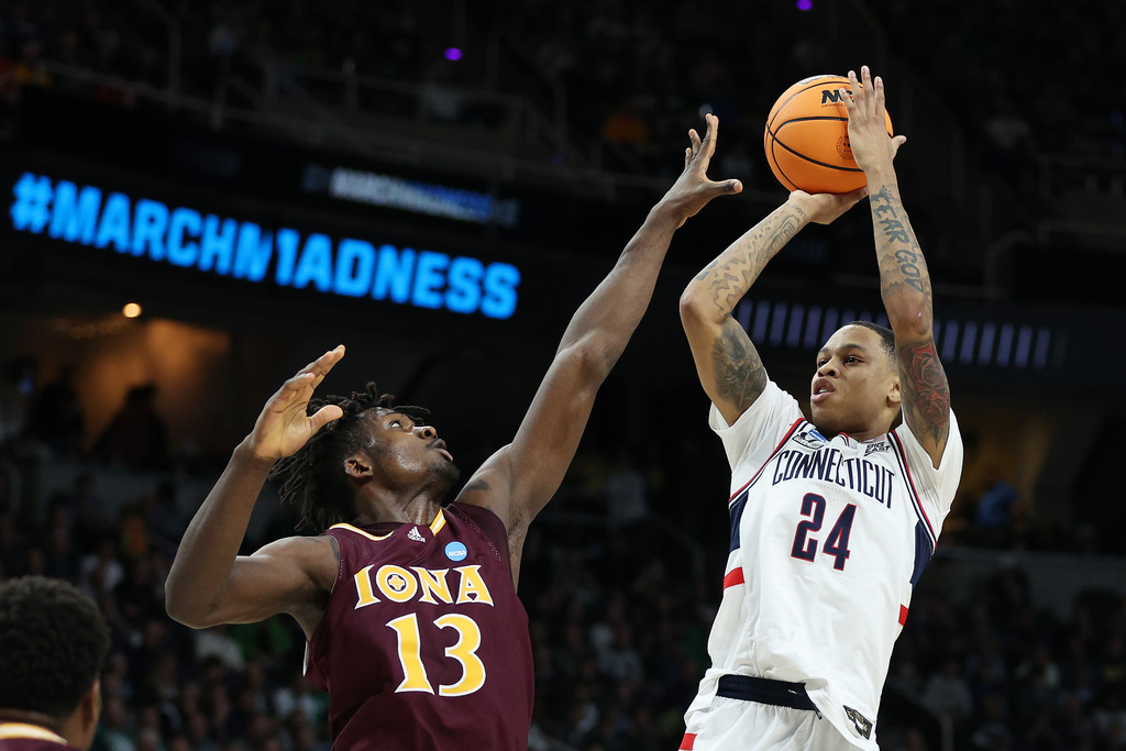 UConn's Jordan Hawkins looking for more shooting consistency