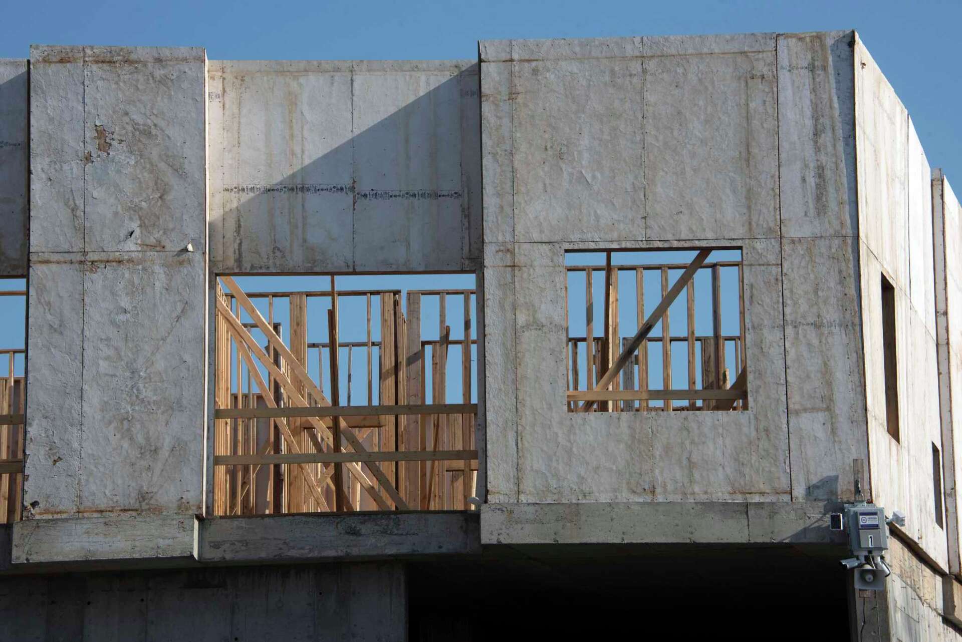 $35 million apartment project at 1211 Western Ave. halted