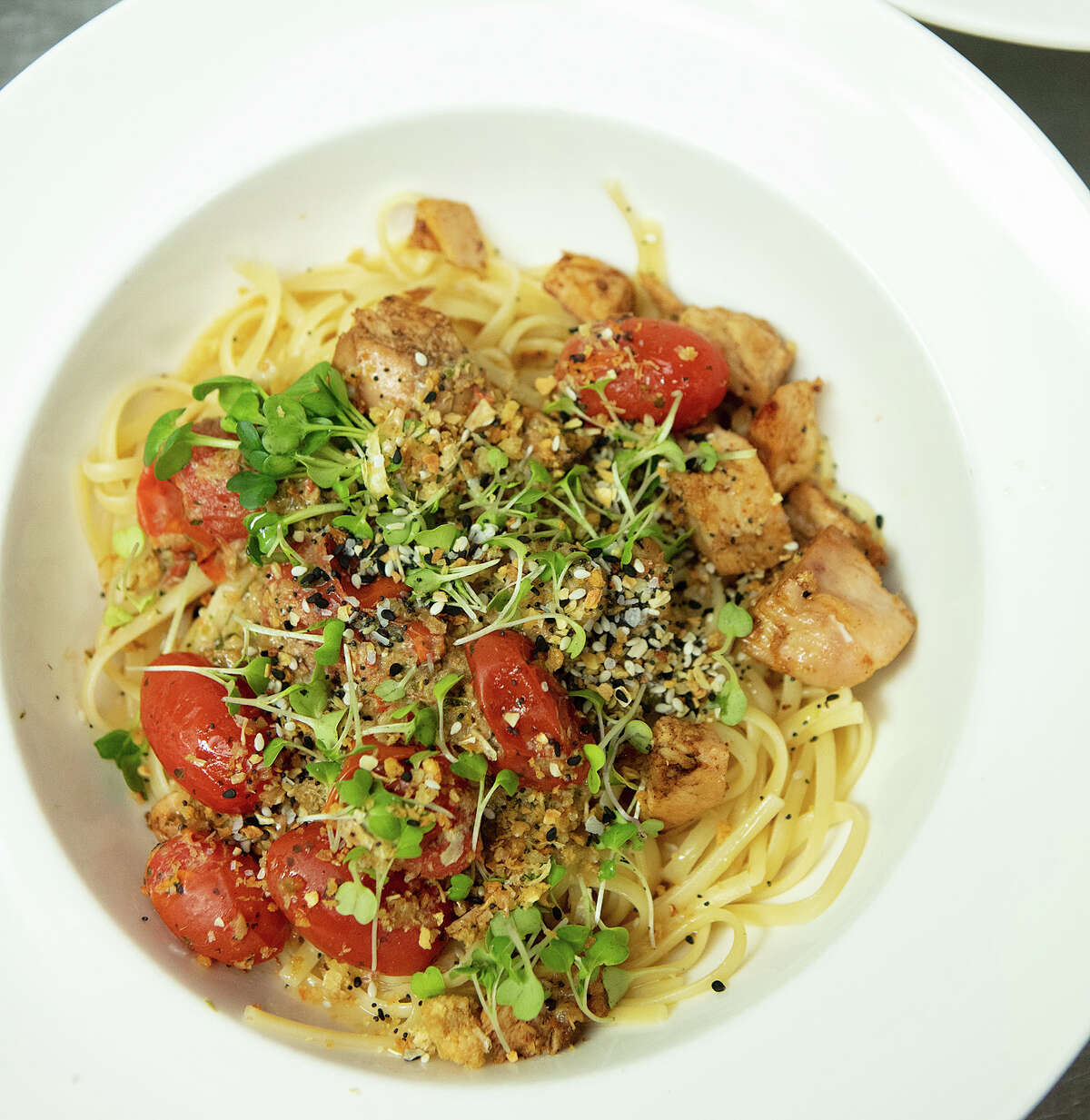 A 'Chopped 420' champion chef is creating cannabis dinners in Calif.