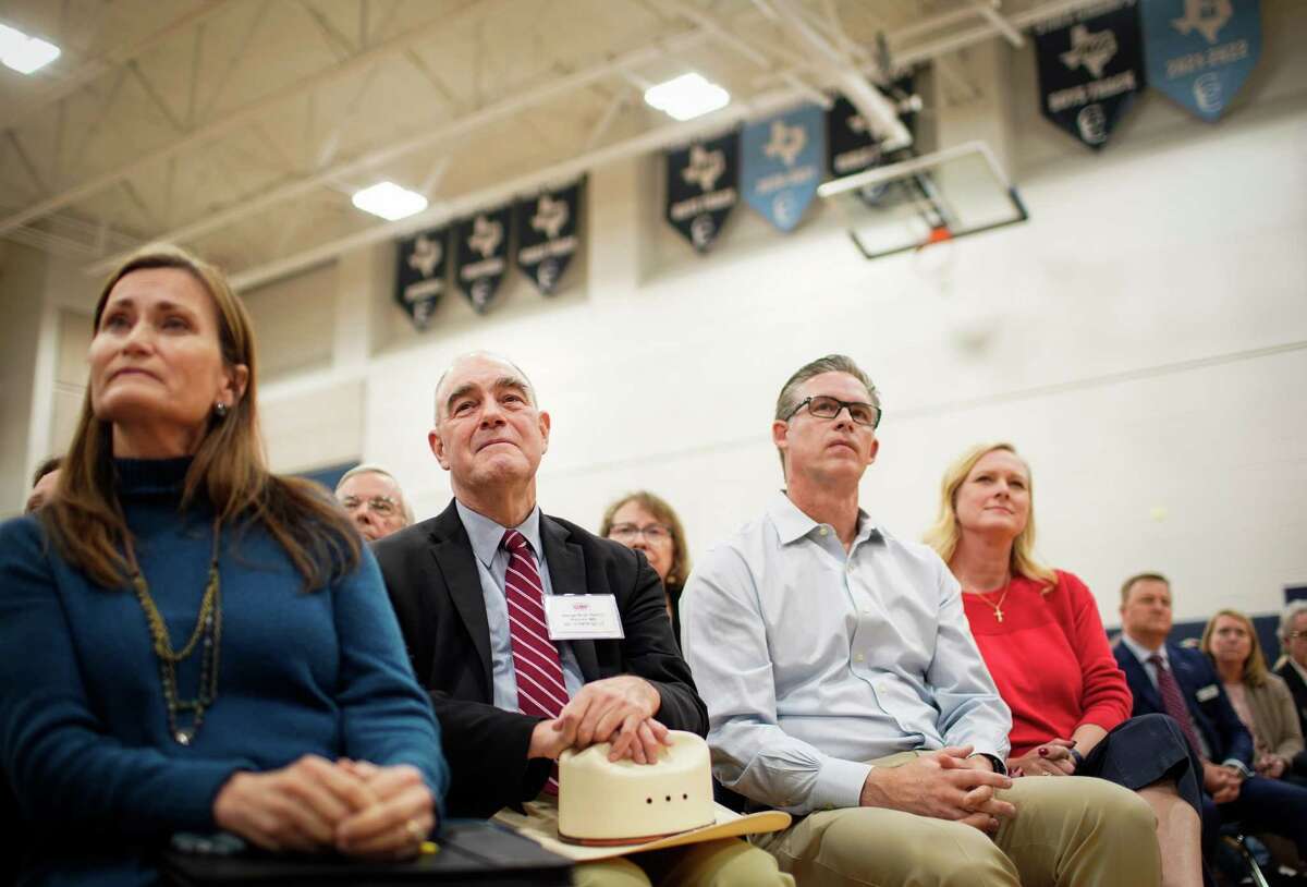 Gov. Abbott promotes vouchers at rally in aftermath of HISD takeover