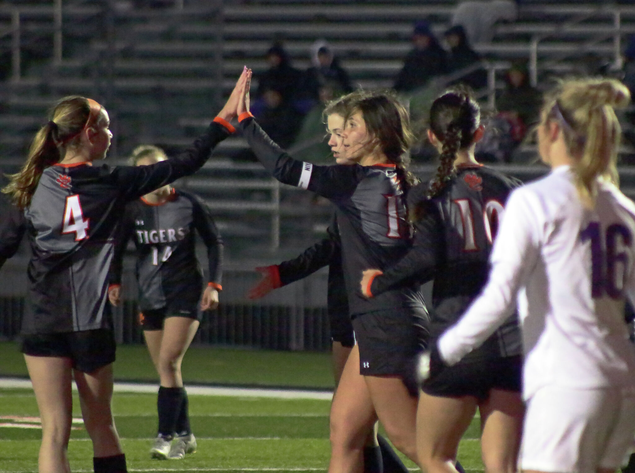 Olivia Baca, Kylie Peel each score twice in Tigers’ rout of Kahoks