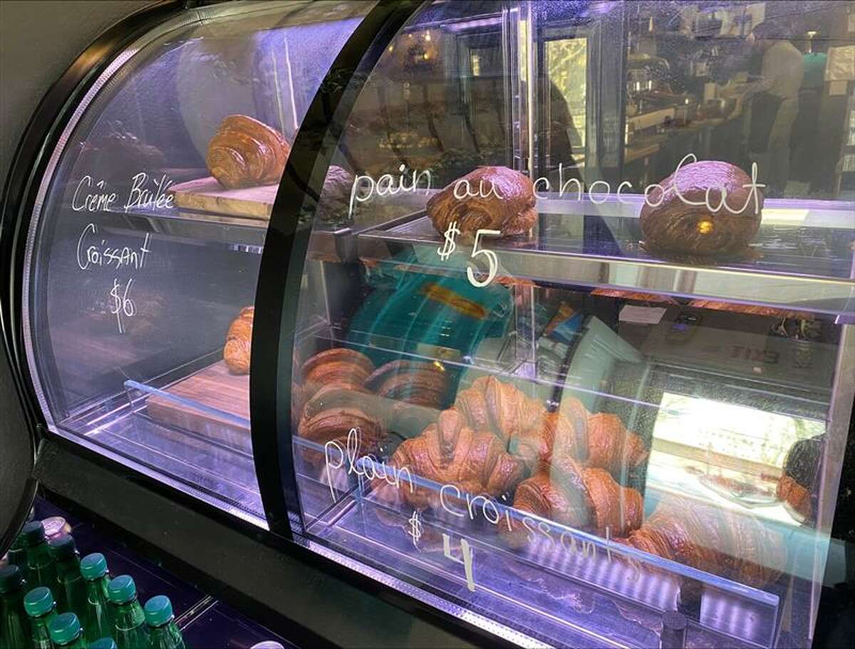 A place for friends, variety of options at Crepes Et Amis