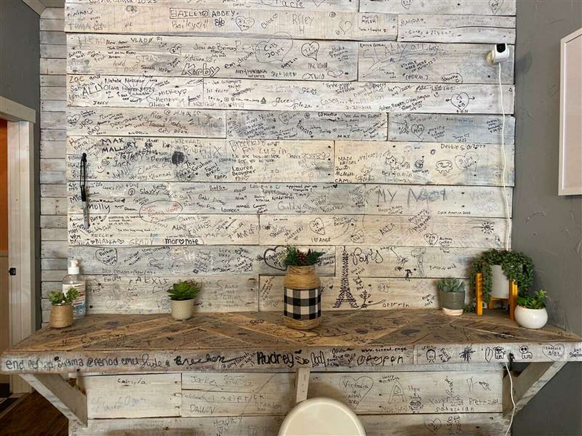 A place for friends, variety of options at Crepes Et Amis