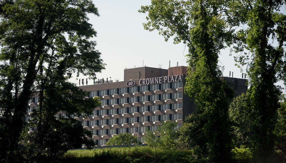 CT hotel to be converted to innovation incubator, apartments, pub