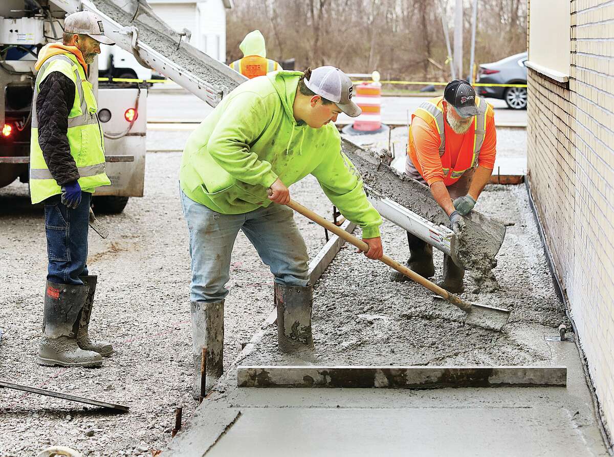 Alton cannabis dispensary sees sidewalk work Wednesday