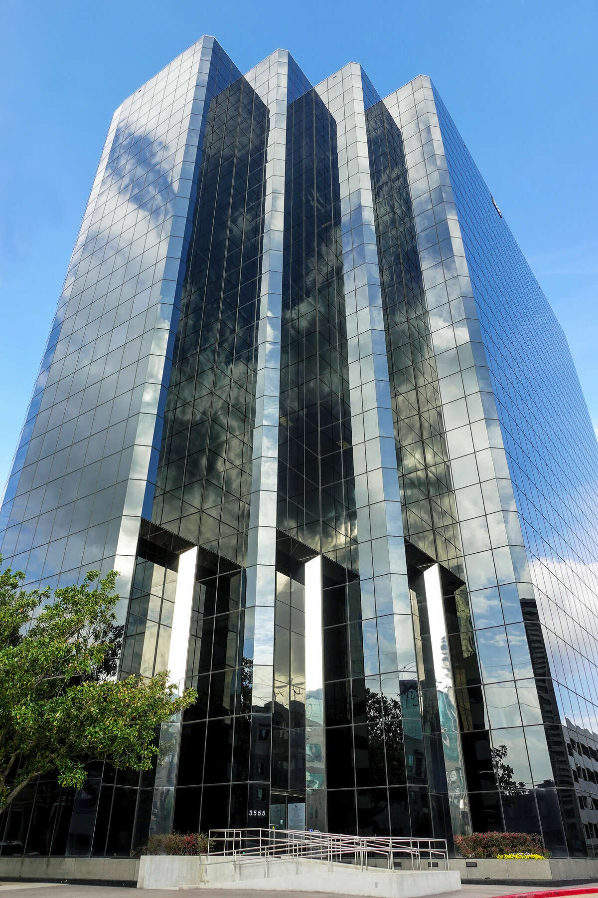 Transwestern lands industrial tenant for development near Bayport