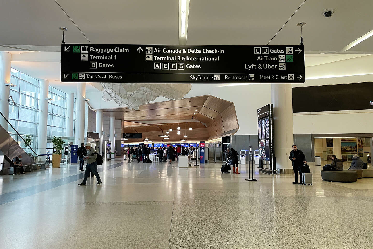 Signs to find Uber, Lyft pickup made easier at LAX, SFO airports