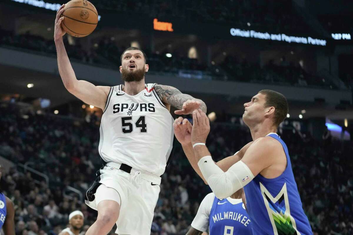 Spurs' Sandro Mamukelashvili turning heads at FIBA World Cup