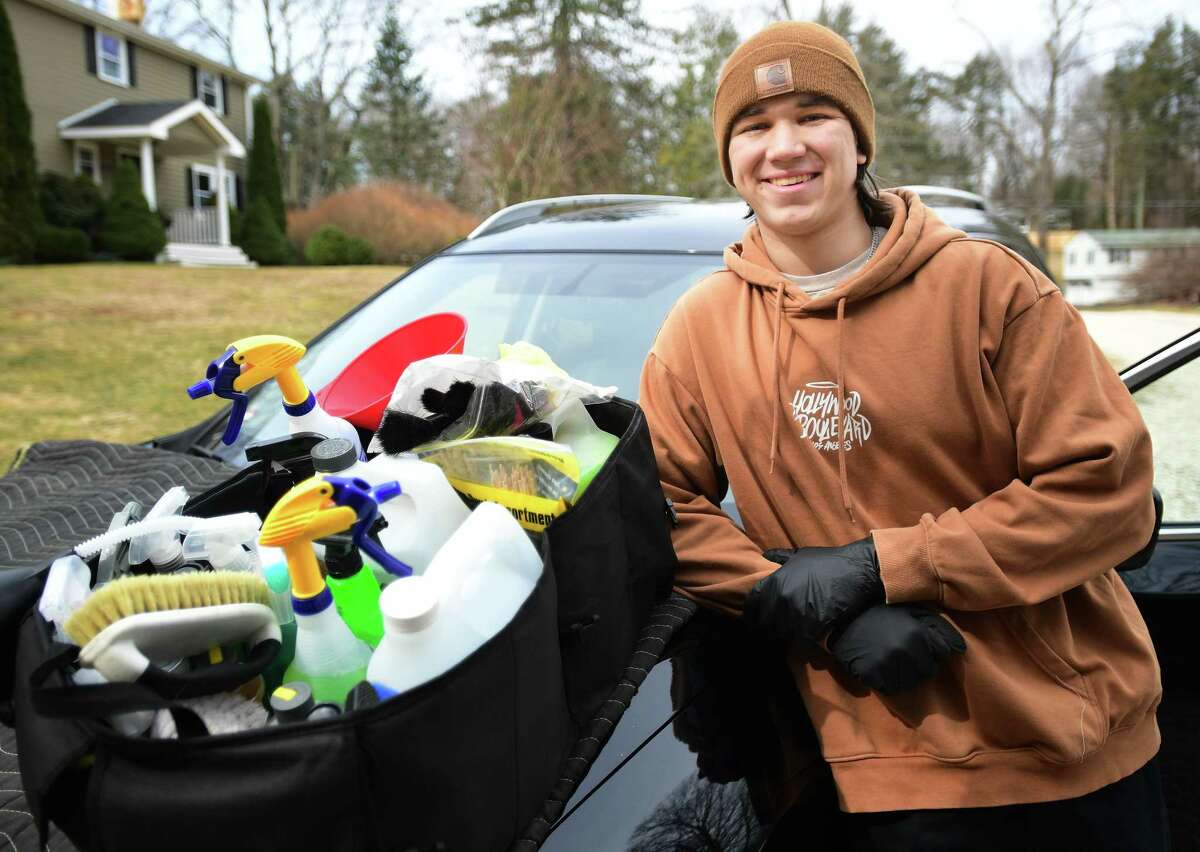 Ridgefield 17-year-old opens traveling car detailing business