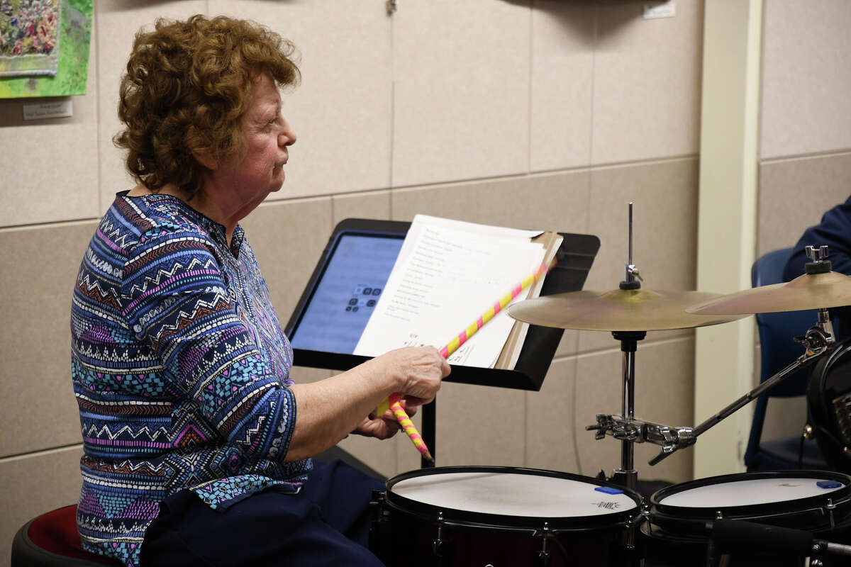 Madison VanDenburg, Ginger Miller play with Georgie Wonders Orchestra