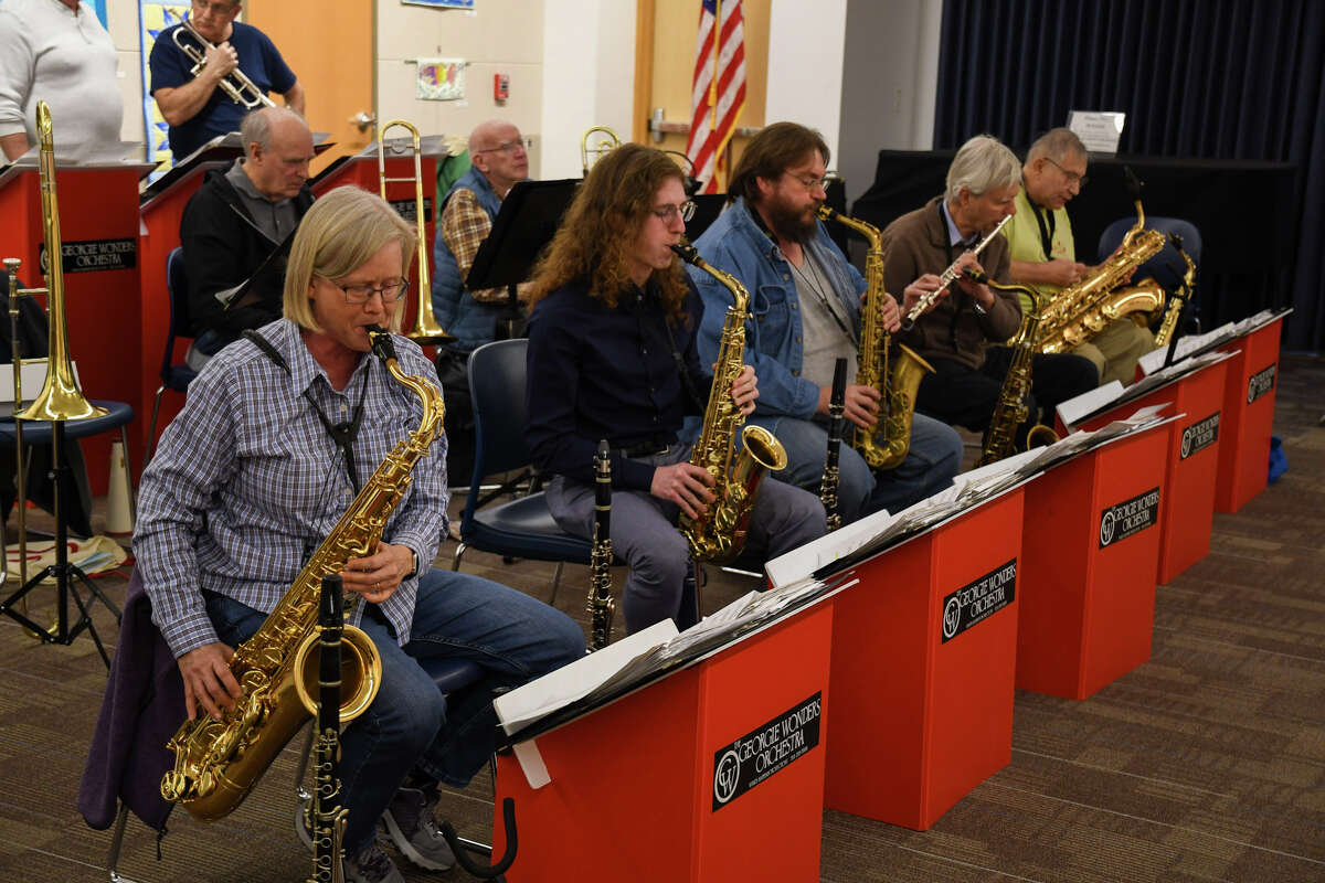 Madison VanDenburg, Ginger Miller play with Georgie Wonders Orchestra