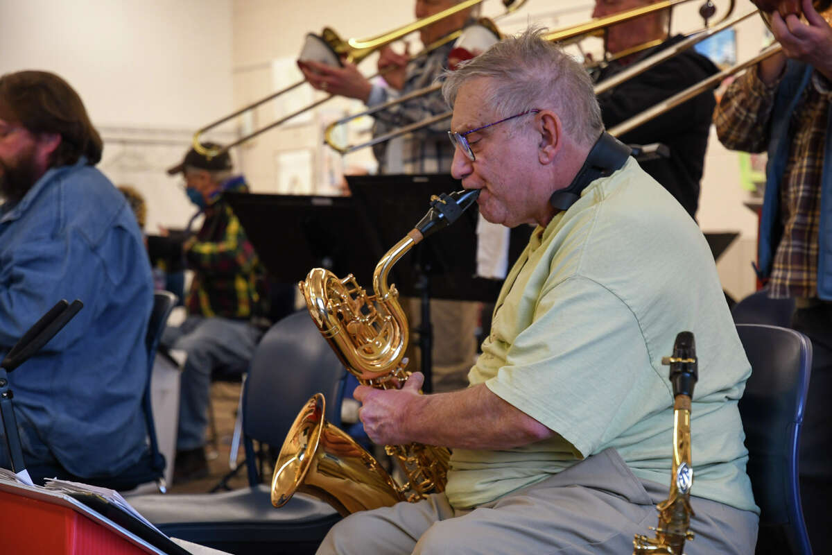 Madison VanDenburg, Ginger Miller play with Georgie Wonders Orchestra