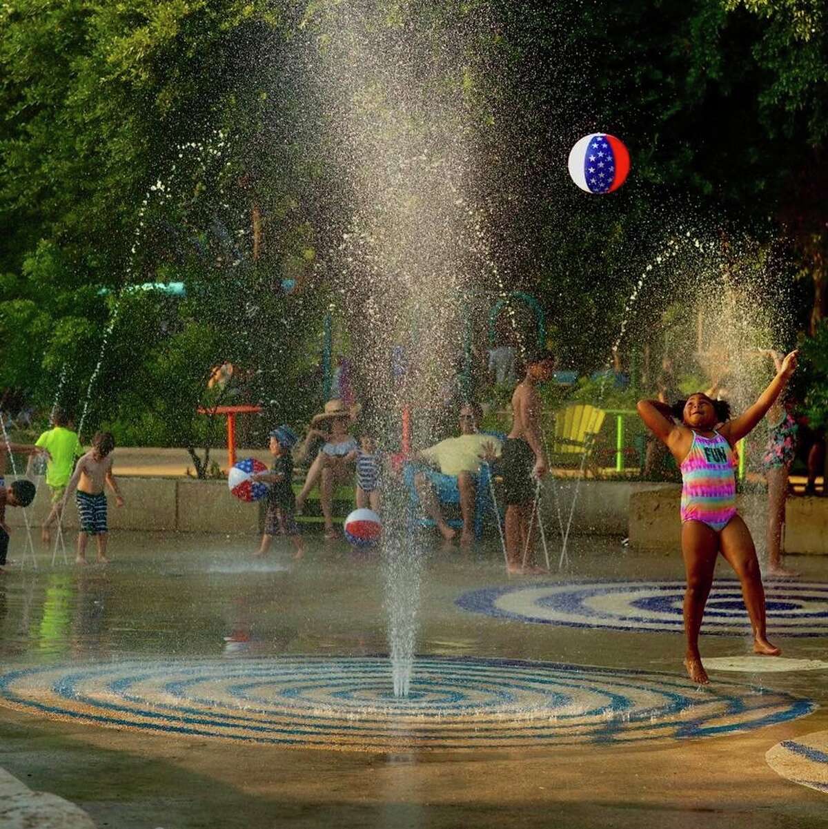 San Antonio splash pad opens for season at Hemisfair