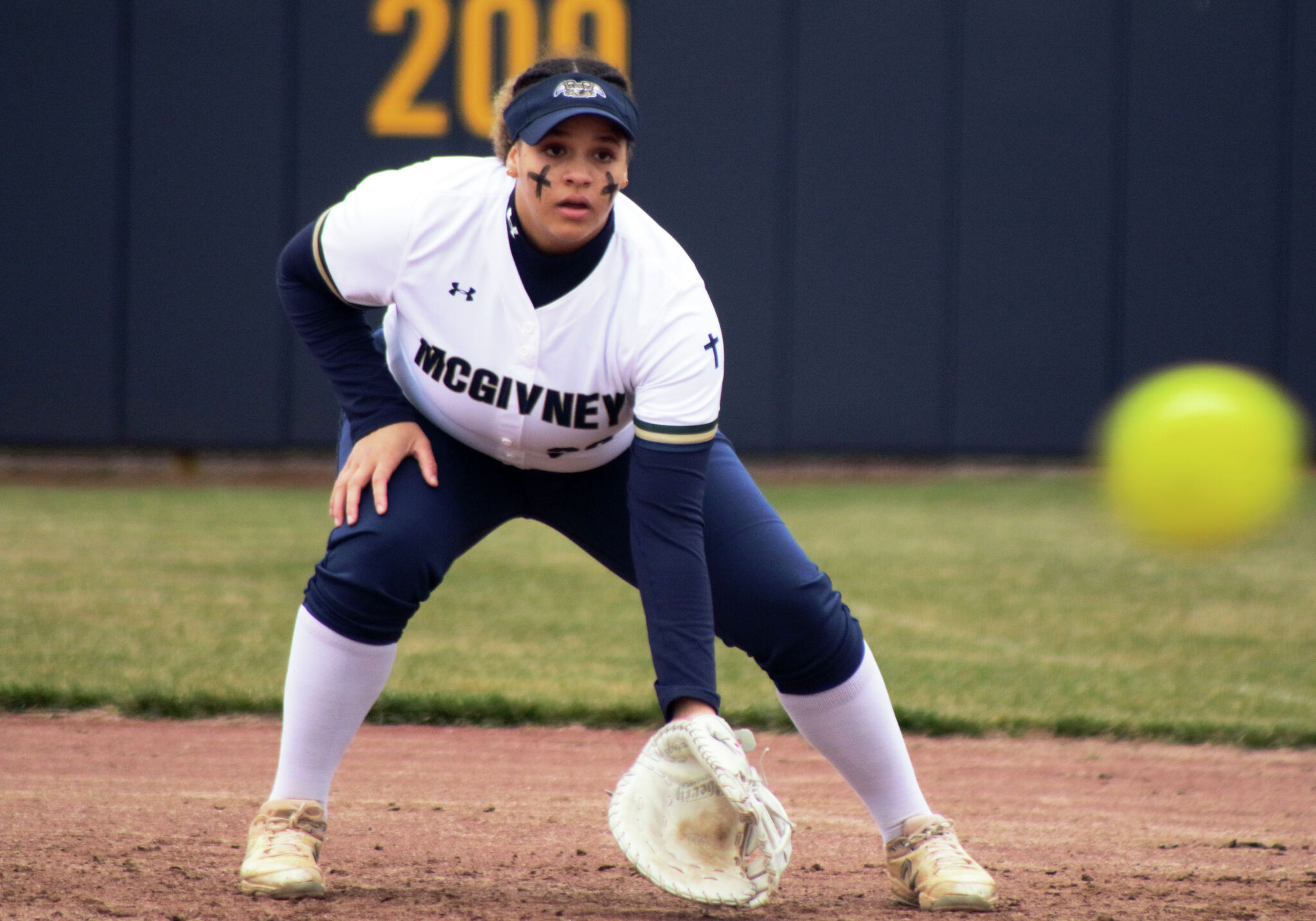 ROUNDUP: Griffins, Knights fall in softball postseason