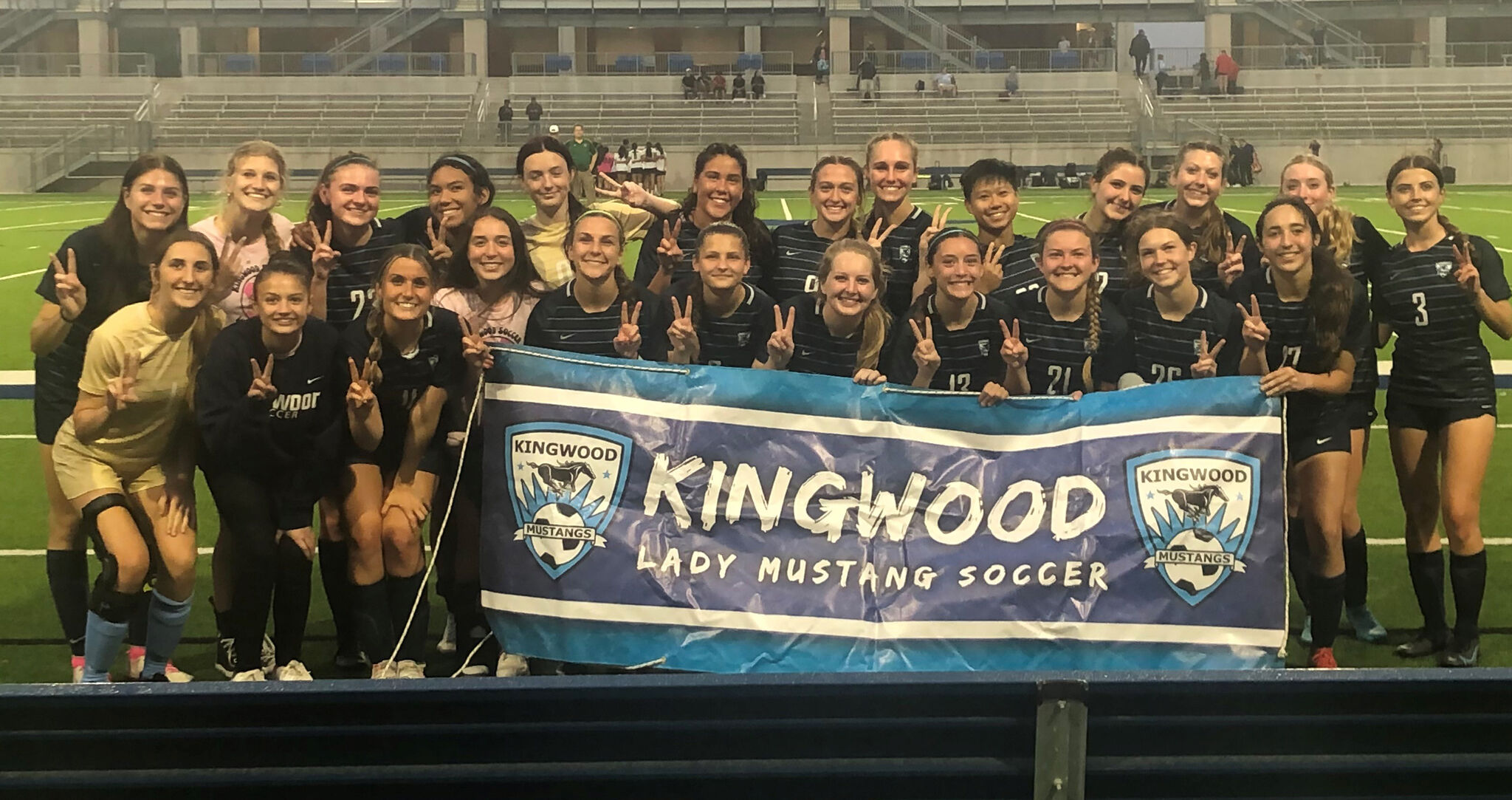 Makenzie Black leads Kingwood past Clear Creek in area round