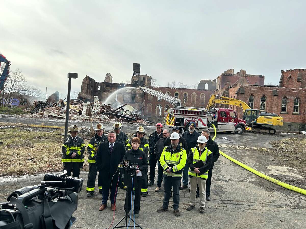 Albany historians work to prevent another Kenwood Academy fire