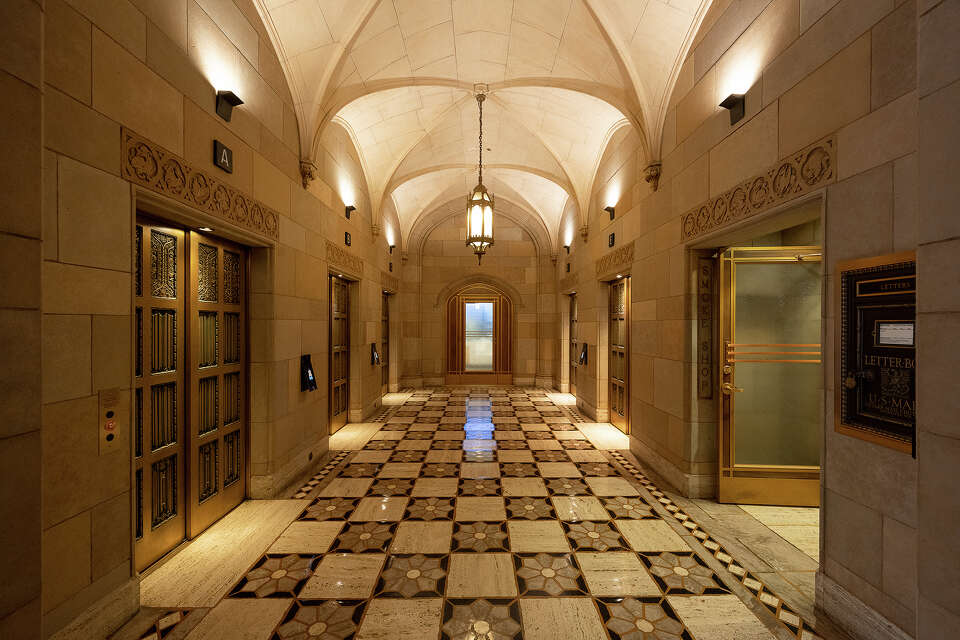 Why this SF building still captivates onlookers nearly 100 years later