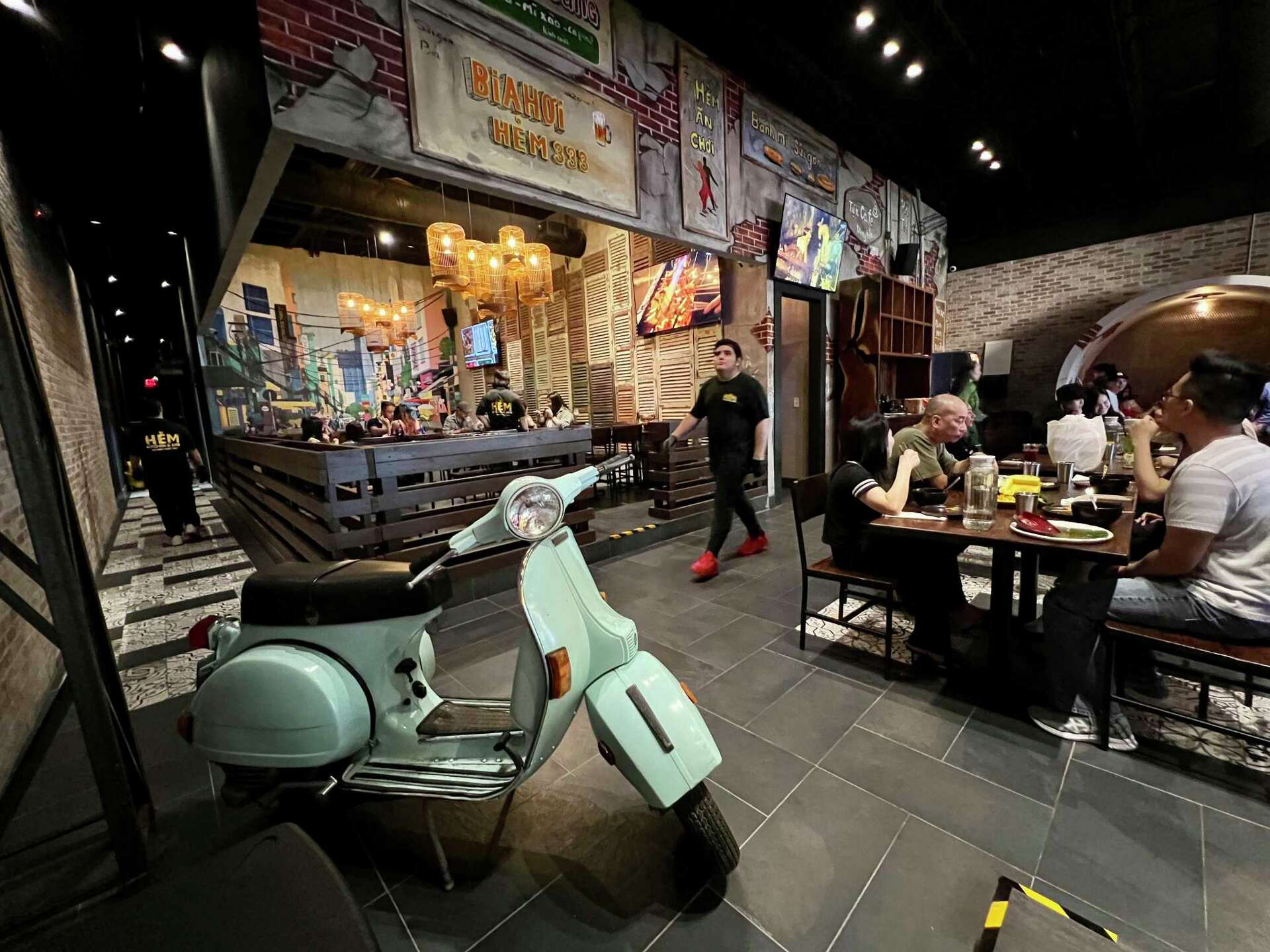 New Hem Kitchen & Bar opens in Houston's Asiatown