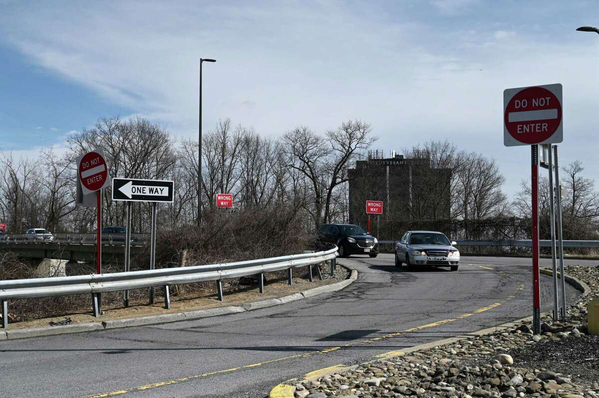 Work starts Monday on roundabout at Crossgates Mall