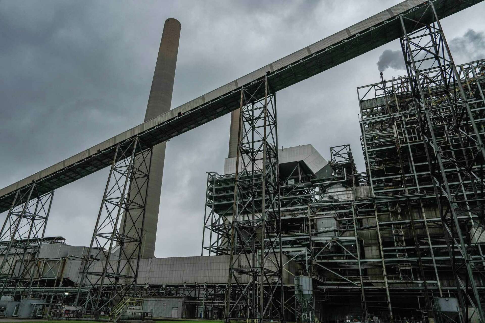 Half of U.S. coal-fired electricity generation to shut down by 2026