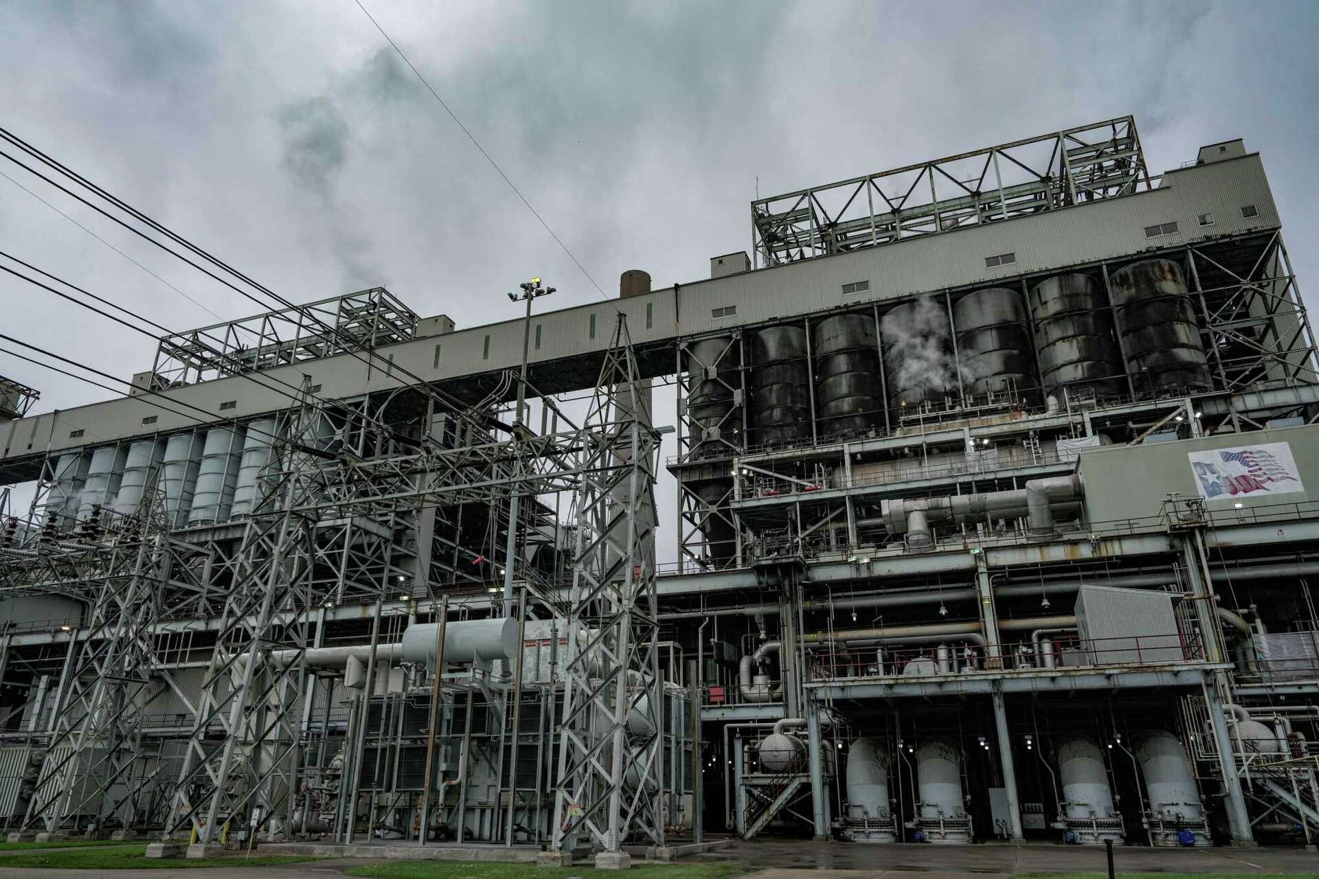 Texas lawmakers have just a few days to agree on ERCOT grid fix