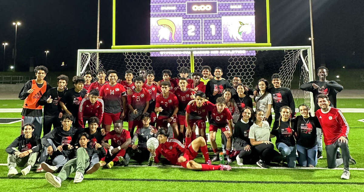 Cypress Lakes holds off Klein Forest in bi-district round