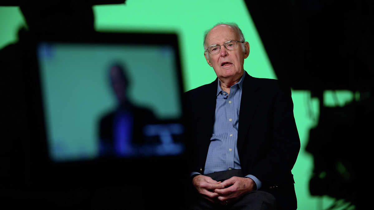 Gordon Moore, Intel co-founder, dies