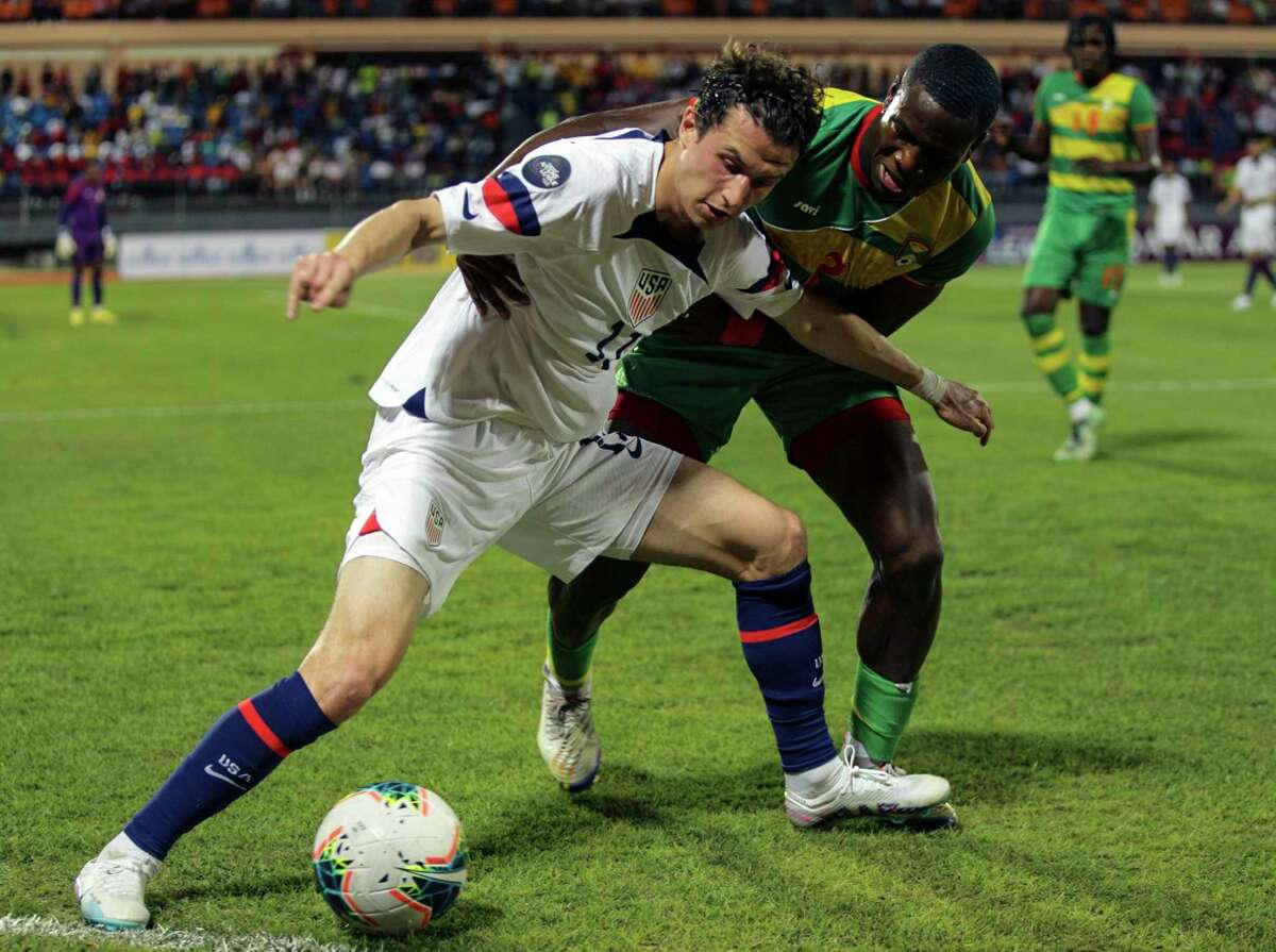 Cal leading NCAA swimming and diving championships