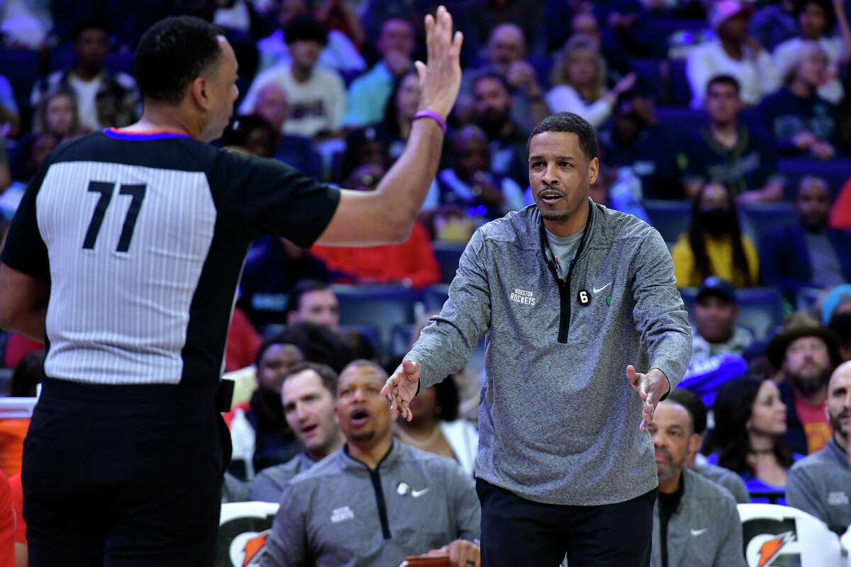 Rockets beg for calls while getting bullied by Grizzlies