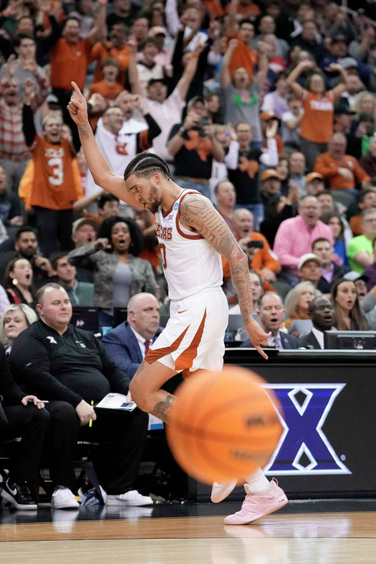 University of Texas basketball: Longhorns laughing all the way