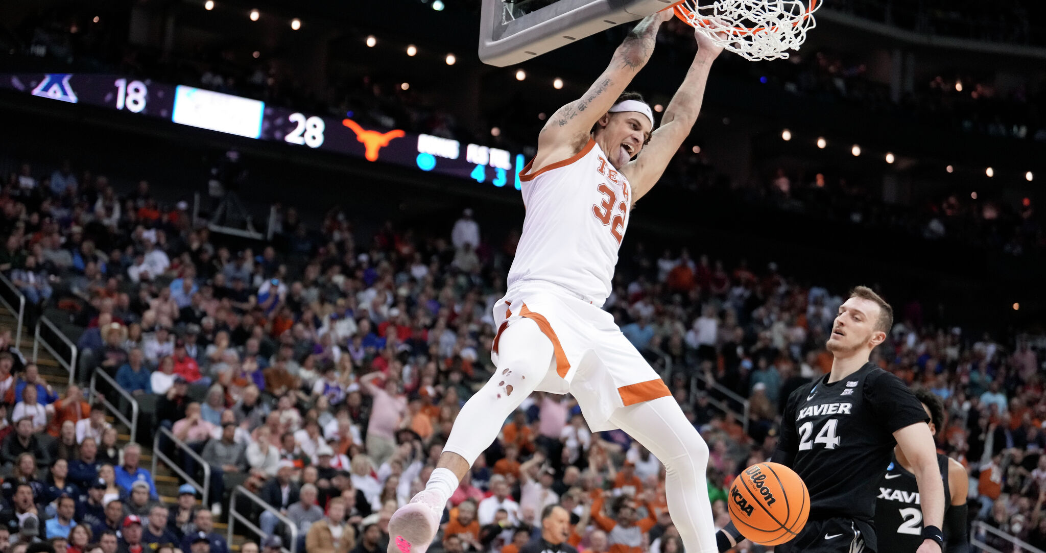 Texas Longhorns take down Xavier Musketeers to reach Elite Eight