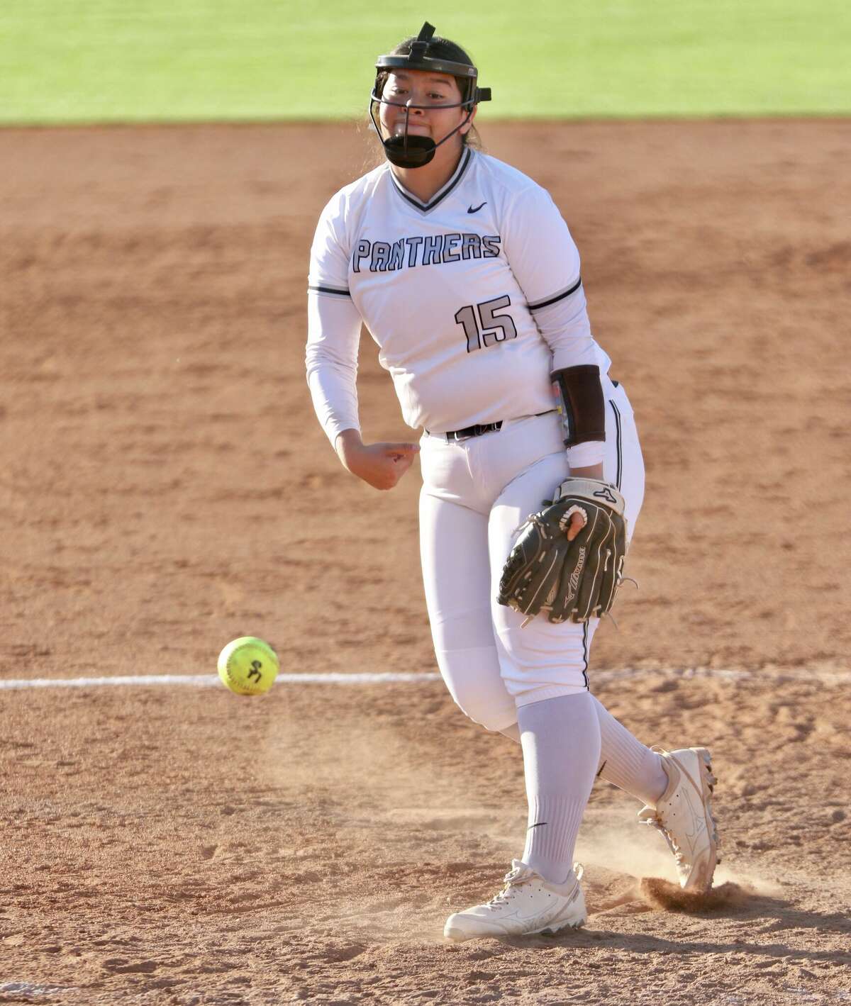 United South softball tops LBJ, in first halfway through district