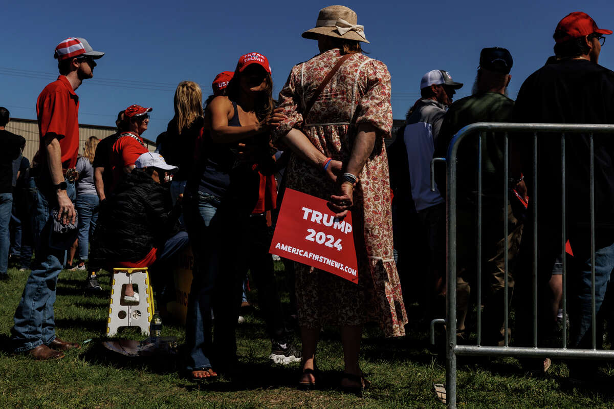 Trump at Waco rally: ‘When they go after me, they go after you.’