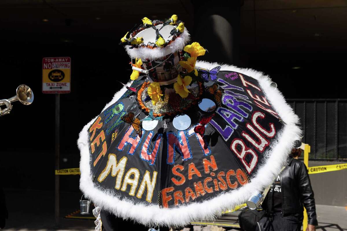 S.F. street performer ‘Bucket Man’ memorialized with parade, speeches