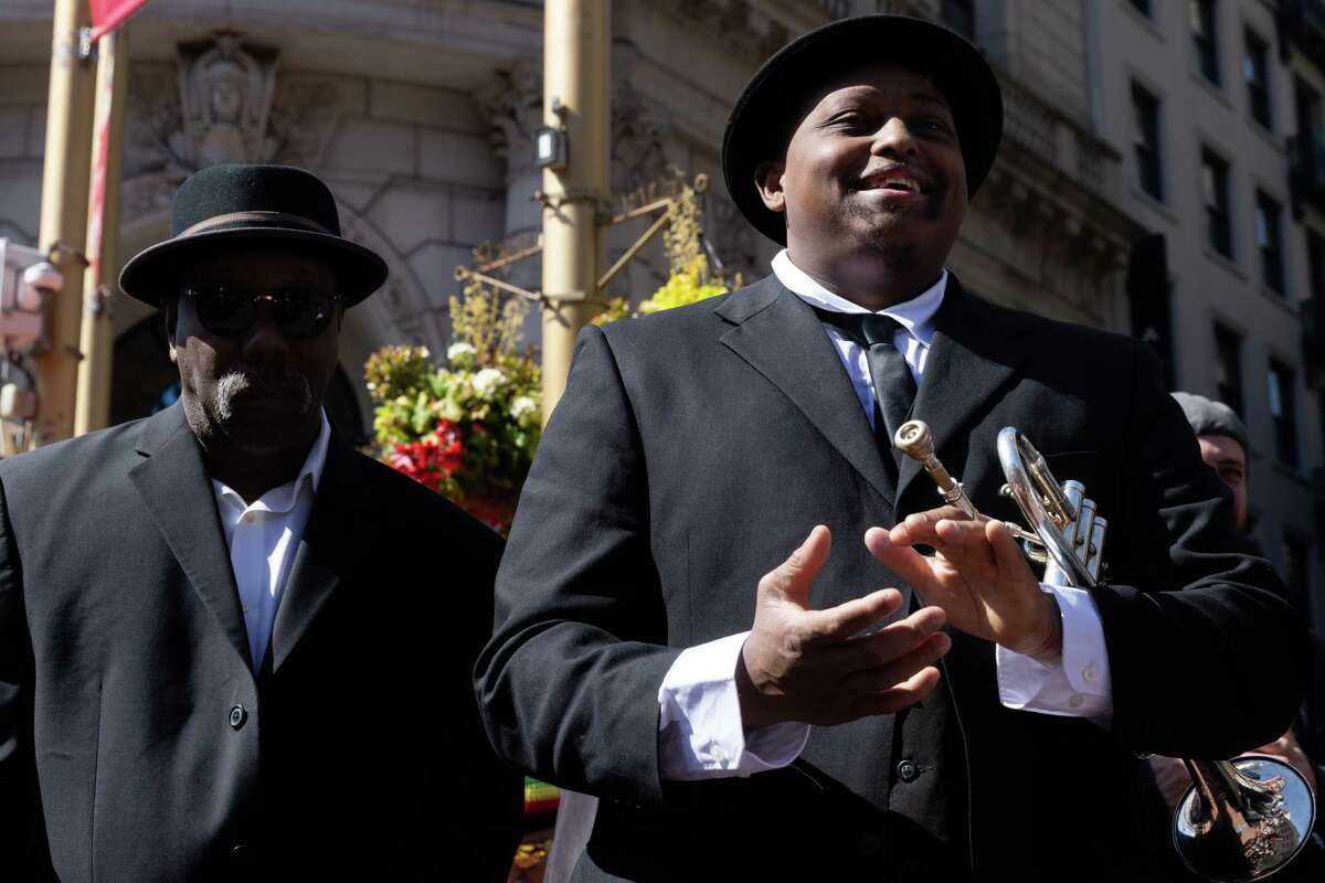 S.F. street performer ‘Bucket Man’ memorialized with parade, speeches