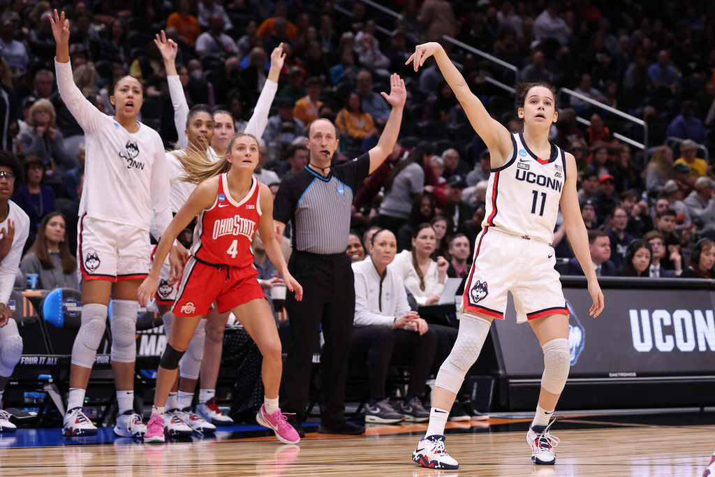 UConn's Lou Lopez Sénéchal adjusting to WNBA, despite injury