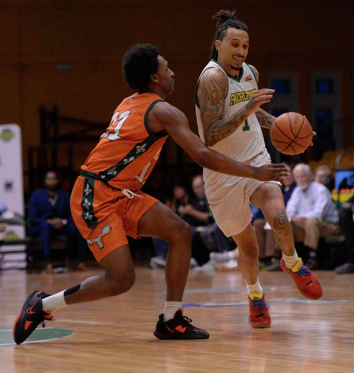In return from car accident, Deon Lyle paces Patroons win
