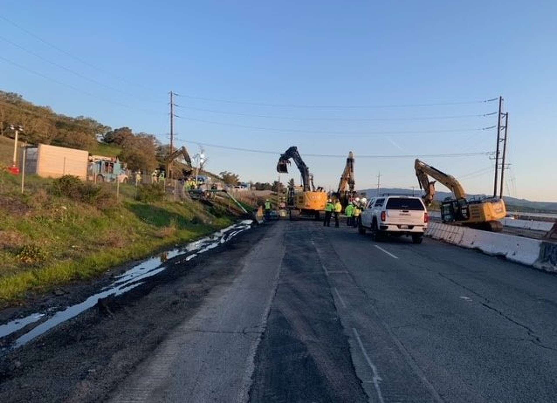 Highway 101 closure at Sonoma-Marin border extended through Sunday aft